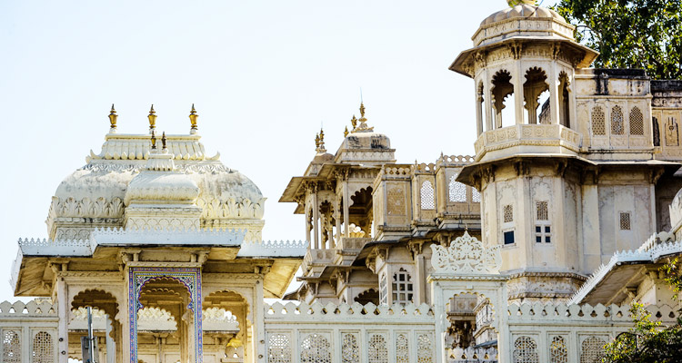 City Palace Udaipur (Entry Fee, Timings, History, Built by, Images ...
